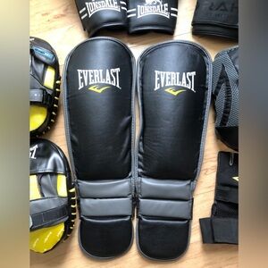 Everlast | Other | 6 Piece Black Boxing Kit Boxing Gloves Gear Set ...